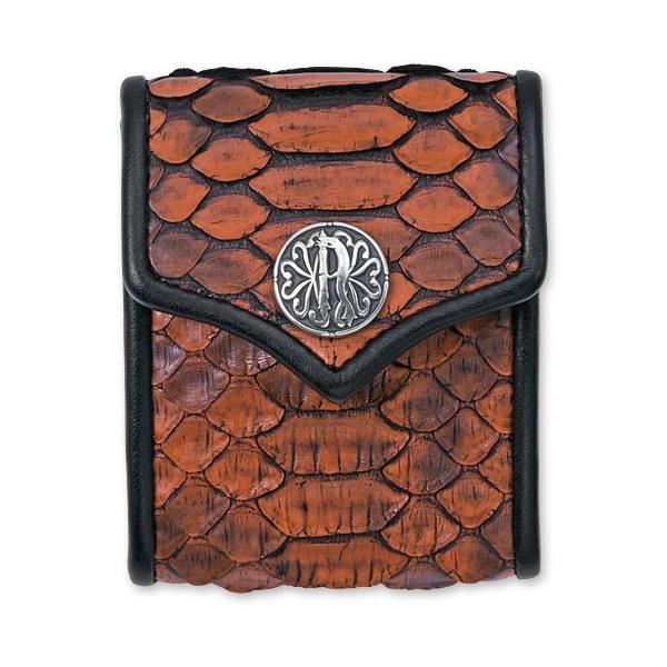 ■サイズ■タテ80.0mm×ヨコ70.0mm※閉じた状態■材質■・ボディ：パイソン・ライニング(内側)：イタリアンレザー・スナップ：スターリングシルバー■付属品■・当店発行の購入証明書・純正保証書・純正BOX・Pelle Conciata ...