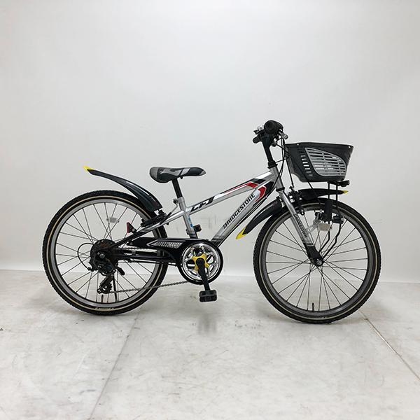 ◇ ◆ ◇ ◆ ◇ 商 品 情 報 ◇ ◆ ◇ ◆ ◇【外観ランク】　Bランク【リユース・中古】　ジュニアサイクル【メーカー】　ブリヂズトン【タイヤ】　　22インチ【ギア】　　　外装7段【カラー】　　シルバー系LEDダイナモライトローラーブ...