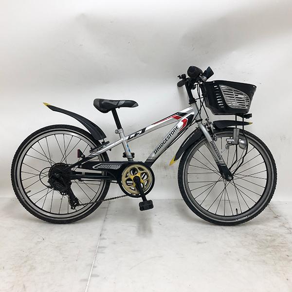 ◇ ◆ ◇ ◆ ◇ 商 品 情 報 ◇ ◆ ◇ ◆ ◇【外観ランク】　Bランク【リユース・中古】　ジュニアサイクル【メーカー】　ブリヂストン【タイヤ】　　20インチ【ギア】　　　外装7段【カラー】　　シルバー系LEDダイナモライト付きローラ...