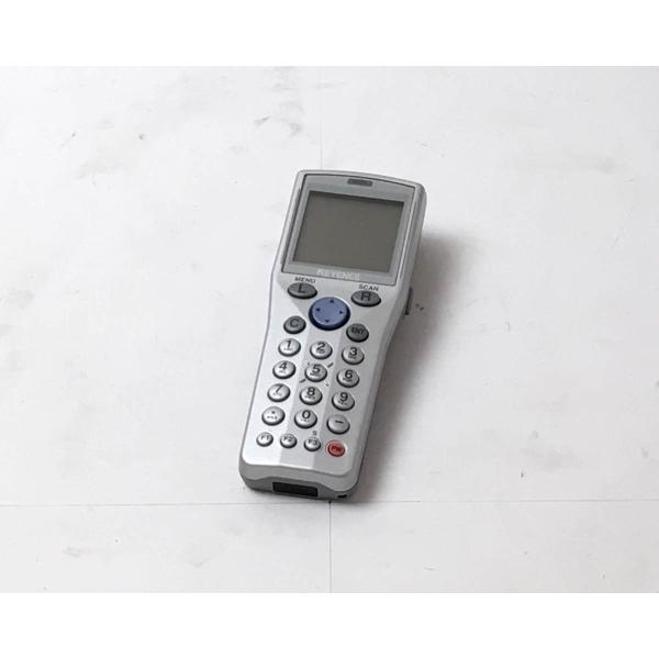 【商品説明】バーコードを読み取り保存してパソコンへ転送できます。商品発注や棚卸し、ピッキングや照合検査などに利用できます。【メーカー】KEYENCE【型番】BT-500  【オプション】本体、リチウム電池付属【状態】中古ですが、状態は非常に...