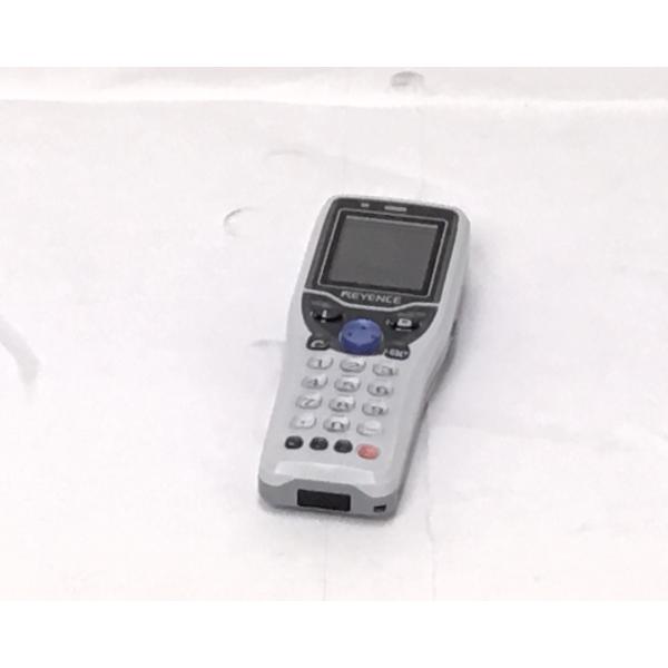【メーカー】KEYENCE【型番】BT-600B【機能】バーコードを読み取り保存してパソコンへ転送できます。USBクレードル通信とBlutooth通信で転送可能です。商品発注や棚卸し、ピッキングや照合検査などに利用できます。【状態】全体的に...