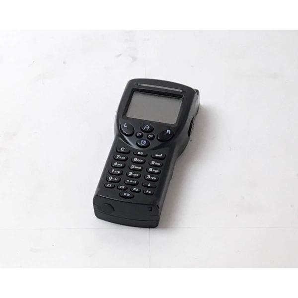 【商品説明】バーコードを読み取り保存してパソコンへ転送できます。商品発注や棚卸し、ピッキングや照合検査などに利用できます。 【メーカー】KEYENCE 【型番】BT-350A【状態】中古品です。小さいキズはありますが比較的きれいです。システ...