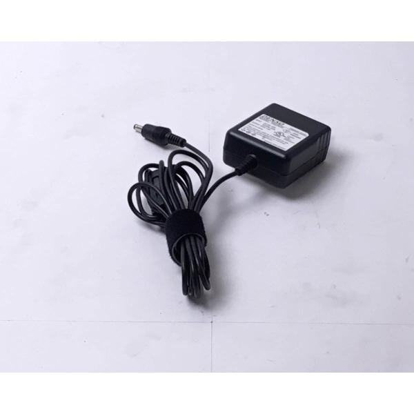 【商品説明】DENSO純正 ハンディクレードル用ACアダプタです 【メーカー】株式会社デンソー 【型番】TAS2600【オプション】本体のみ 【状態】キズ、汚れは多少あります。破損はありません 【保証】中古100日保証