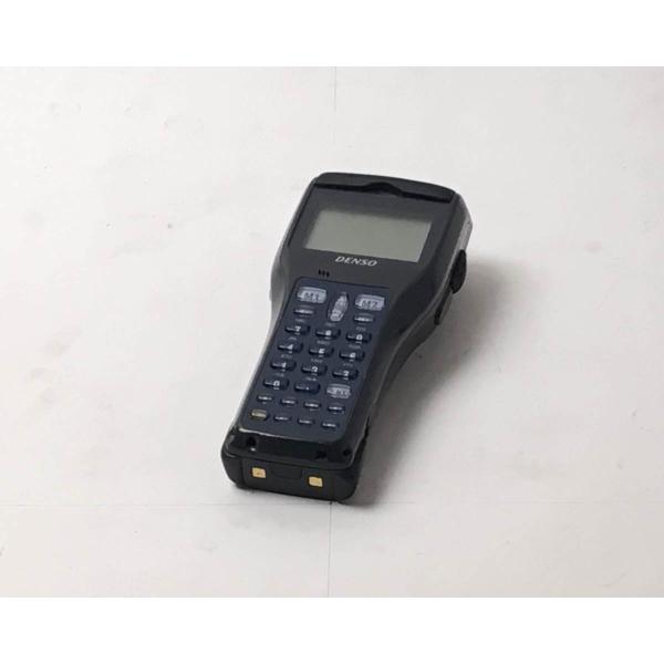 【お得ポイント】スリキズが多いため価格を下げています。動作テストは問題ありませんでした。両側のサイドゴム部分が取れています。使用できれば良い方にお勧めします【商品説明】デンソー製ハンディターミナルです。非常に頑丈です。無線通信可能 2次元バ...