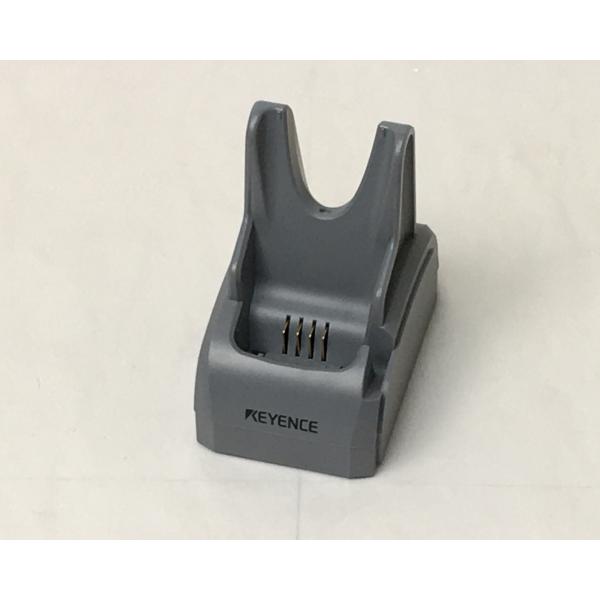 【商品説明】BT-600用の転送クレードルです。パソコンとUSB接続してデータを転送します。充電器としてもご利用になれます。 【メーカー】KEYENCE【型番】BT-UC6U【仕様】 【オプション】 本体のみです。ACアダプタは付属しません...