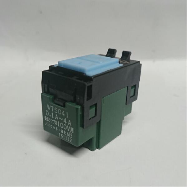 Panasonicコスモシリーズワイド２１品番：ＷＴ５０４１２品名：埋込パイロット・ほたるスイッチ片切（Ｂ）AC0.5A100V用消費電力0.04W以下■適合負荷電流値→０．０１〜０．５Ａ■機能→スイッチがONの時⇒赤ＬＥＤが点灯<ス...