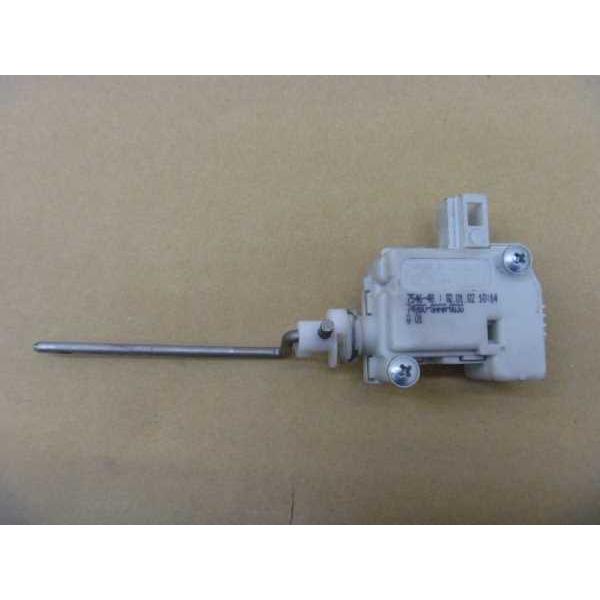 車名  　　   フィット年式   　　  平成14年8月型式    　　 LA-GD1-100車体番号     GD1-1225560指定類別     11010-0002グレード     A形状 　　    5BWエンジン     L1...