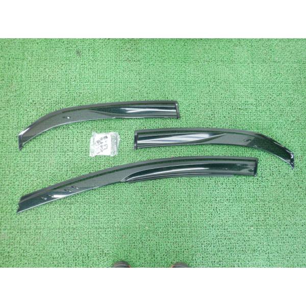 車名  　　   ヤリス年式   　　  令和2年7月車体番号     MXPH10-2022559指定類別      - グレード     HYBRDZ形状 　　    5HBエンジン     M15AFXエンジン区分     ＨＶ排気量...