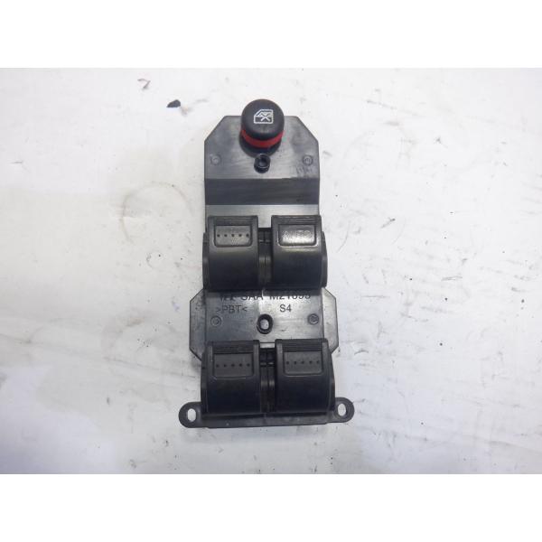 車名  　　   フィット年式   　　  平成15年6月車体番号     GD3-1507944指定類別     11628-0002グレード     15T形状 　　    5BWエンジン     L15Aエンジン区分     ガソリン...