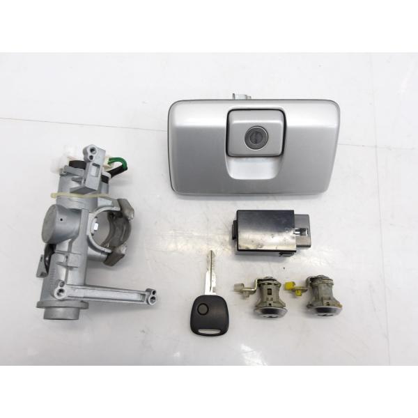 車名  　　   ワゴンＲ年式   　　  平成13年11月車体番号     MC22S-271223指定類別     10769-0036グレード     N-1形状 　　    5BWエンジン     K6Aエンジン区分     ガソリ...