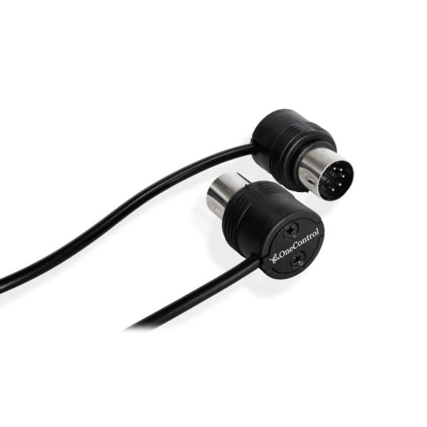 MIDI Hammer Cableはペダルボードで使用することを前提としたMIDIケーブルです。小さなペダルボードで場所を取らず、自由にケーブルを配置することができることを考え、完成したケーブルなのです。