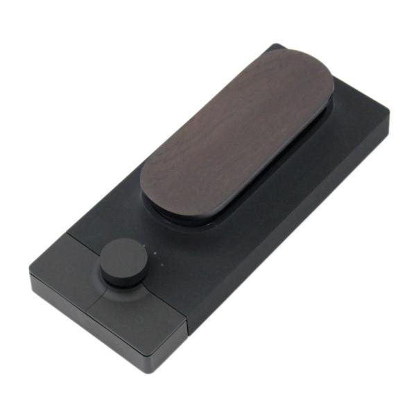 【音楽を肌で感じる】楽器としての手触りを大切にする Touche は、特別な木製の "スキン" をフィーチャーしています。指先とサウンドがひとつになるかのようなこの感覚。心のままに音楽を奏でるための、大事な要素です。【強力な相棒】直感的なワ...