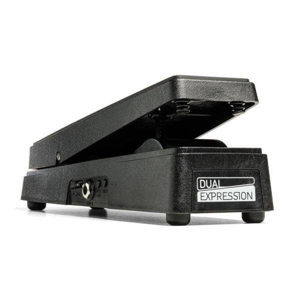 Dual Expression Pedal は、エクスプレッション・コントロールが可能なデバイスを2台同時にコントロールすることができます。TRS ジャックの Tip/Ring の極性を切り替えることが可能で、エクスプレッション・ジャックを...