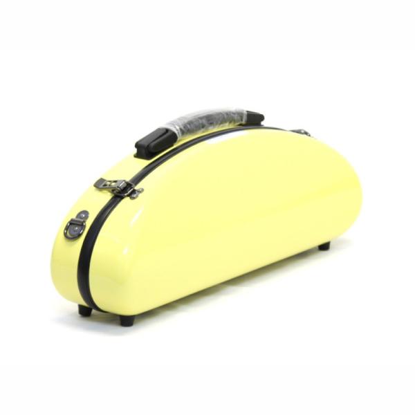 ショルダー、手提げとそれぞれのスタイルで楽器をスマートに、楽しく持ち運べるクラリネット用ケースです。