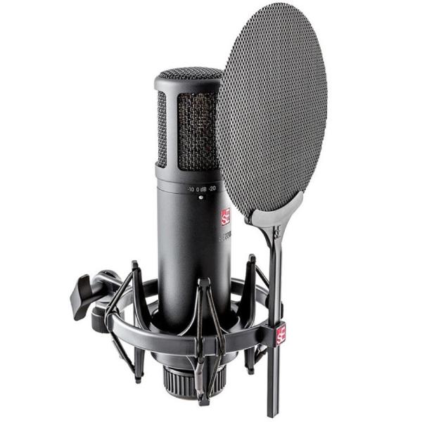 sE2200 は受賞歴を誇るカーディオイド・コンデンサー・マイクロフォンの最新バージョンです。ボーカル、ボイスオーバーはもちろん、様々な楽器との相性も良く、その滑らかで洗練されたサウンドは sE Electronics の評価を決定的なもの...