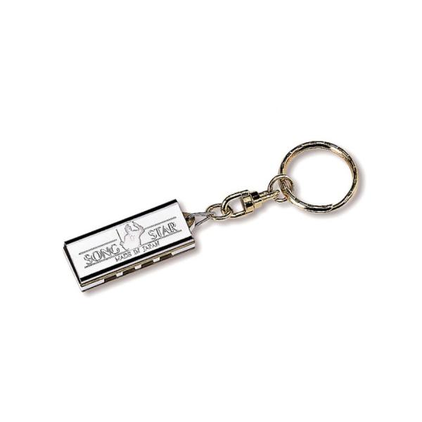 SUZUKI K-1200 4穴8音 ミニハーモニカ キーホルダータイプ記念品としても最適なミニハーモニカです。 1オクターブ8音の音域です。仕様音域：4穴 8音 c3〜c4材質：真鍮＋クローム鍍金カバー・ABSボディ寸法：40×15×10...