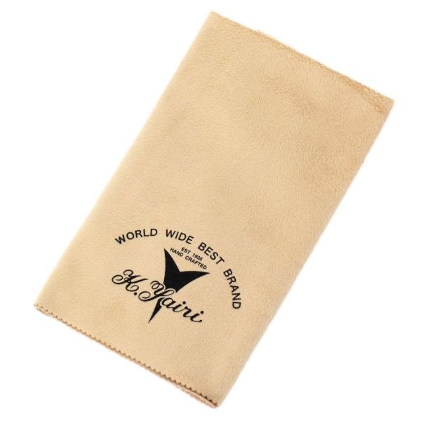 K.YAIRI 楽器用ワイピングクロス ベージュK.YAIRIのロゴが入った楽器用ワイピングクロスです。特殊吸水加工を施した、極細繊維で作られた高級ワイピングクロスです。洗濯可能で、効果を落とすことなく繰り返し使用することができます。サイズ...