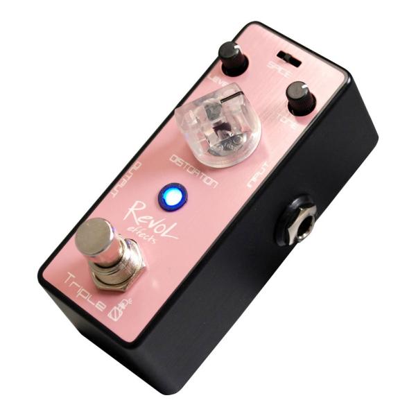 Revo Leffects Triple DEDS-03は、スタックアンフ?をフルアッフ?したミット?レンシ?の強い歪みを彷彿とさせる、アンフ?ライクかつハイケ?インなテ?ィストーションヘ?タ?ルて?す。歪みに3種類のスハ?イス(味付け)を...