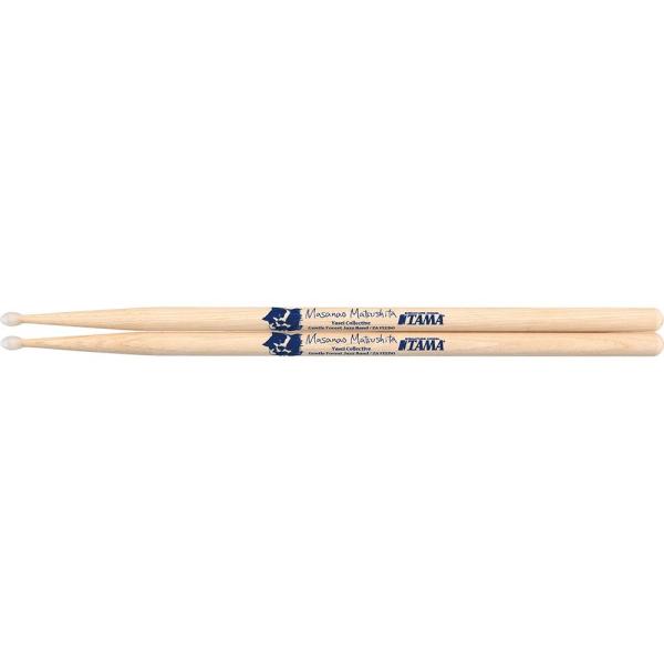 TAMA スティック H-MAM 松下マサナオ シグネチャー ヒッコリー ドラムスティック タマ。憧れのアーティストと同じスティックを使うことは、モチベーションを高めることにもつながります。グリップ径や長さはもちろん、バランスやチップ形状な...