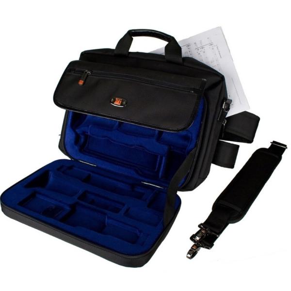 PROTEC LX-307 Black クラリネット用ケース小物収納部分はA4サイズの楽譜も収納できてとても便利。また、使用しないときはしまっておくことができるリュック式ストラップとショルダーベルトの両方がついているのでお好みにあわせて使い...