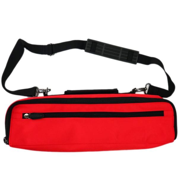 スタンダードタイプのフルートケースカバー。内側にビニールコーティングを施したナイロン製で、雨が侵入しにくくなっています。