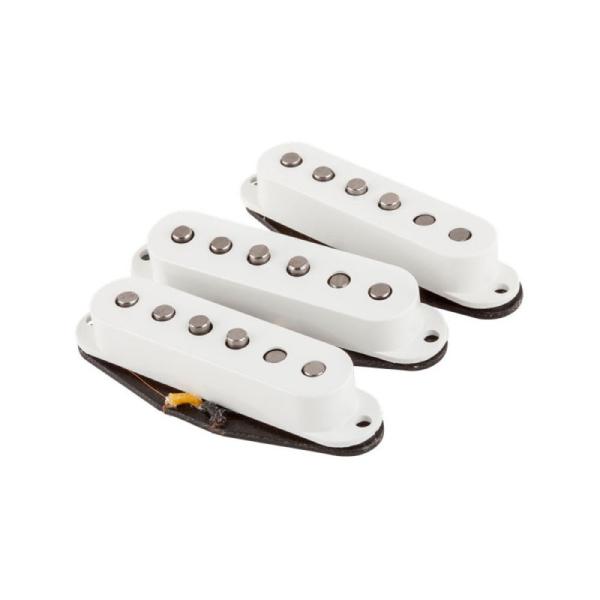 Fender Custom Shop Fat ’50s Stratピックアップは、あなたが愛してやまない1950年代のシングルコイルのStratocasterサウンドを響かせます。ワイヤリングの改良によって、低音のレスポンスが強化され、21...