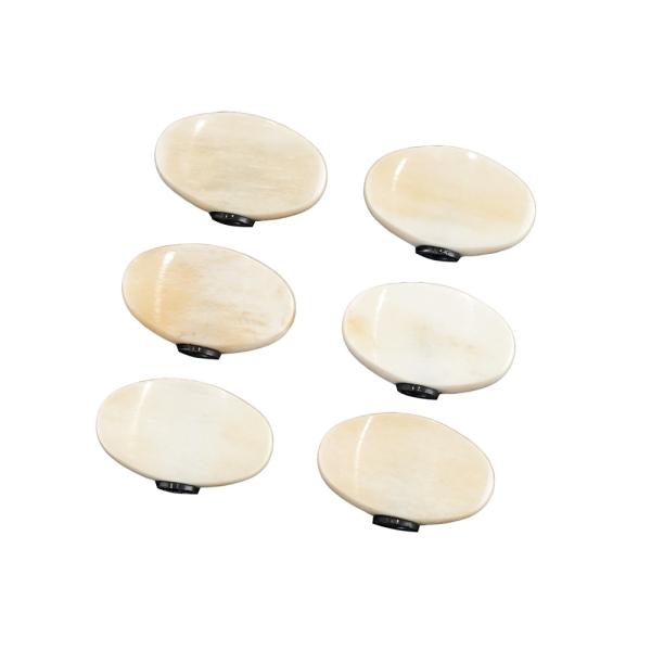 バードランド ギターペグボタン ビーンズ 水牛骨 Birdland。※ギターパーツの取り扱いには、相応の技術と知識が必要になります。自己責任にて、取り扱い可能な方のみ、ご検討下さい。個人的に取り付け時に起こった、楽器及びパーツの破損・損傷等...