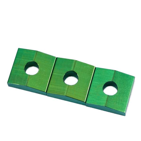 FU-Tone Titanium Lock Nut Block Set (3) GREEN チタンナットブロック グリーン※ギターパーツの取り扱いには、相応の技術と知識が必要になります。自己責任にて取り扱い可能な方のみ、ご検討下さい。取り付...