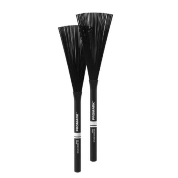 プロマーク スティック ナイロン ブラシ PMNB2B Heavy/Black Nylon Brush PROMARK。ソフトタッチのグリップを採用し、内部にはカウンターウエイトが仕込まれており、ナイロンブラシのソフトなサウンドを得つつも、...