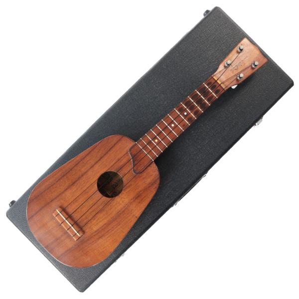 KAMAKA ソプラノ パイナップル ゴールドラベル中古です。  ハワイアンウクレレを代表するブランドカマカですが本機は1960年代に存在したカマカジャパン製造のスタンダードパイナップルシェイプモデルだと思われます。 ラベルはいわゆる艶あり...