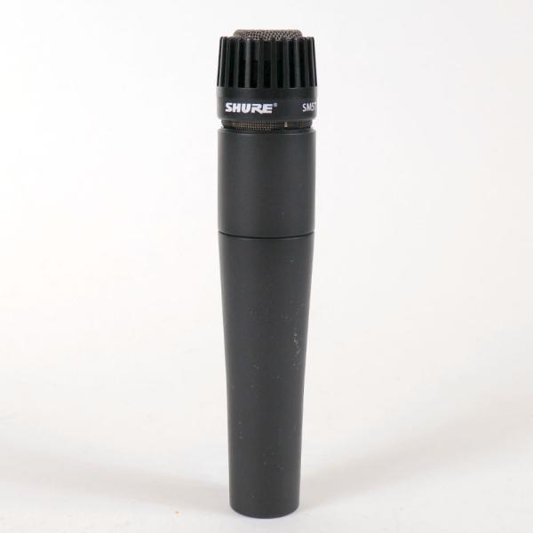 【中古】 マイク ダイナミックマイク 楽器用 SHURE SM57 シュアー 57 ゴーナナ シュア  SHURE SM57 の中古品です。  使用感のあるコンディションです。 商品内容：本体のみ  全体的に使用感のあるコンディションです。...