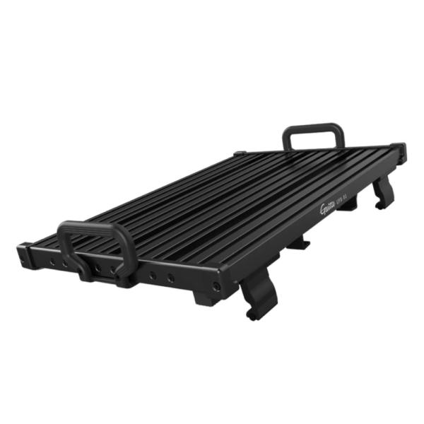 Guitto GPB-02 ペダルボード エフェクターボード  GPB-02は、軽量かつ強靭なアルミ合金フレームに折りたたみ式アンダーシャーシを備えたペダルボードです。 付属の固定ブロックを使う独自の固定方式で、面ファスナーに頼らず素早く確...