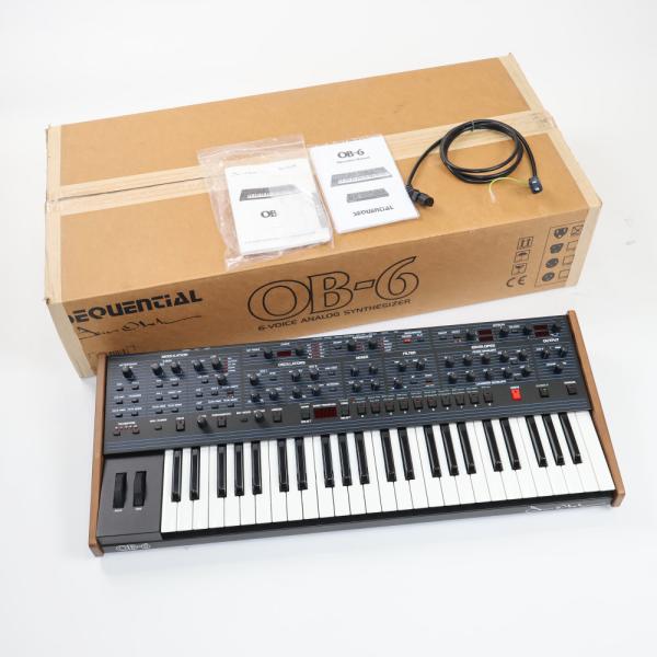 【中古】 シンセサイザー SEQUENTIAL OB-6  SEQUENTIAL OB-6 の中古品です。  比較的綺麗なコンディションです。 商品内容：本体・箱・取扱説明書・電源コード  目立つ大きな傷はなく中古としては良い状態です。 現...