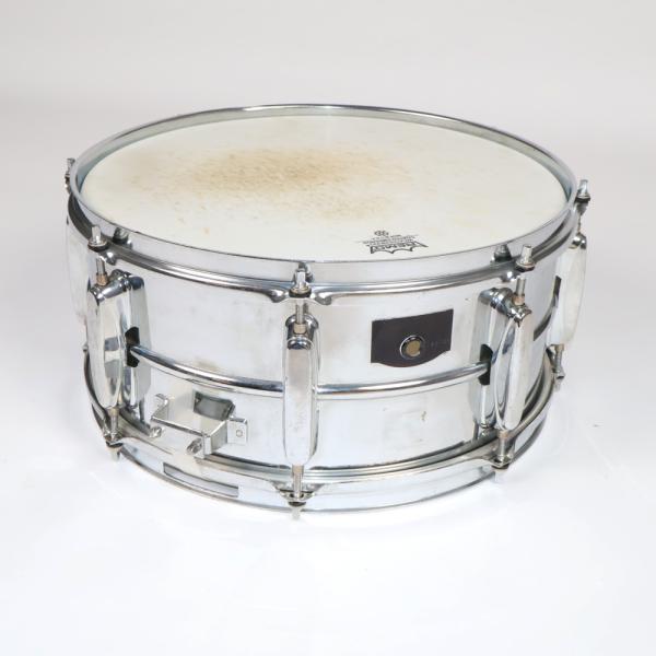 【中古】  スネアドラム タマ TAMA スチールシェル スネアドラム 14ｘ6.5 1990s  TAMA スチールシェル スネアドラム 14ｘ6.5 の中古品です。  中古なりのコンディションです。 商品内容：本体のみ  ロゴバッジが塗...