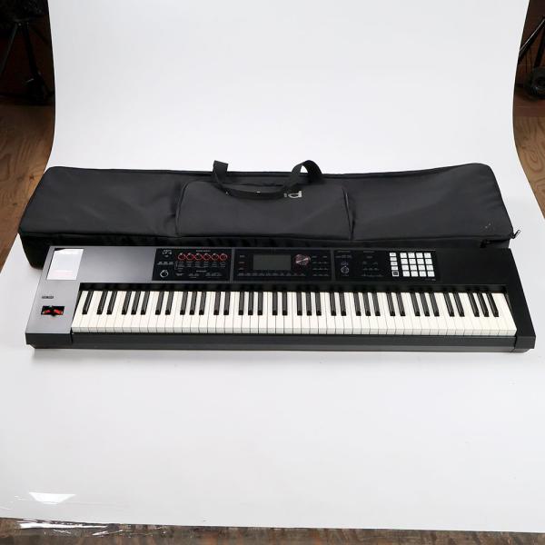 【中古】 ROLAND FA-08 Music Workstation シンセサイザー 88鍵  ROLAND FA-08 Music Workstation の中古品です。  使用感のあるコンディションです。 商品内容：本体・電源アダプタ...