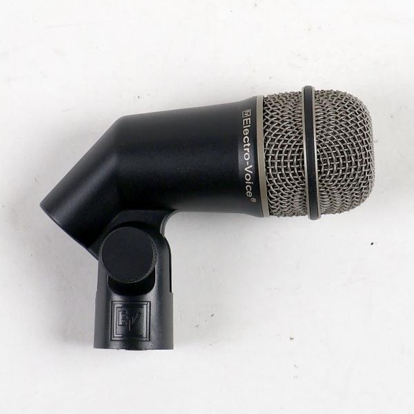 【中古】 Electro-Voice PL35 ダイナミックマイク  Electro-Voice PL35  の中古品です。  使用感のあるコンディションです。 商品内容：本体のみ  全体的に使用感のあるコンディションです。 現在の所、ガリ...