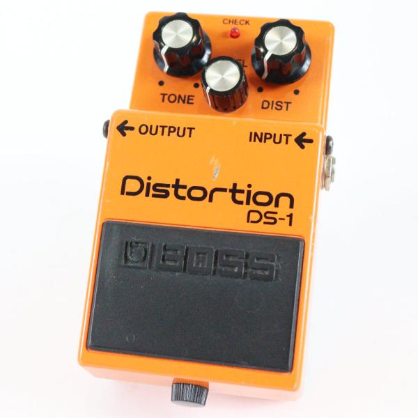 【中古】ディストーション エフェクター BOSS DS-1 Distortion ギターエフェクター  BOSS DS-1 Distortion の中古品です。  使用感のあるコンディションです。 商品内容：本体のみ  傷やスレ、塗装剥がれ...