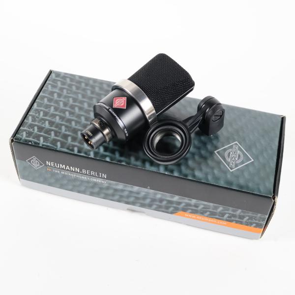 【中古】 コンデンサーマイク ノイマン NEUMANN TLM102BK TLM102-BK  NEUMANN TLM102BK TLM102-BK の中古品です。  使用感のあるコンディションです。 商品内容：本体・箱・マイクホルダー  ...