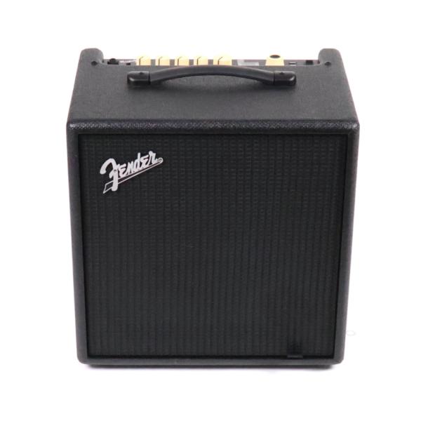 【中古】 Fender Rumble LT25 ベースアンプ  Fender Rumble LT25 の中古品です。  使用感のあるコンディションです。 商品内容：本体・電源コード  背面や底近辺に傷があります。 現在の所、ガリもなく動作に...