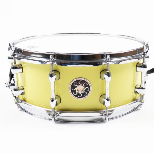 【中古】 スネアドラム サカエ SAKAE SD1455MA/RH 14x5.5 メイプルシェル  SAKAE SD1455MA/RH 14x5.5 の中古品です。  使用感のあるコンディションです。 商品内容：本体のみ  シェルに軽微な汚...