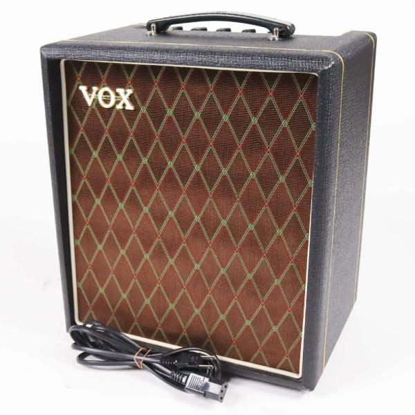 【中古】 ベースアンプ VOX T-15 コンボアンプ  VOX T-15 の中古品です。  使用感のあるコンディションです。 商品内容：本体・電源コード  クロス、操作パネルなど全体的に傷があります。グリル部のネットは少したるみが出ていま...