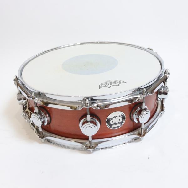 【中古】 スネアドラム DW ALL-MAPLE SHELL 14x5 1990s  DW ALL-MAPLE SHELL 14x5 の中古品です。  使用感のあるコンディションです。 商品内容：本体のみ  テンションボルトに錆があります。...