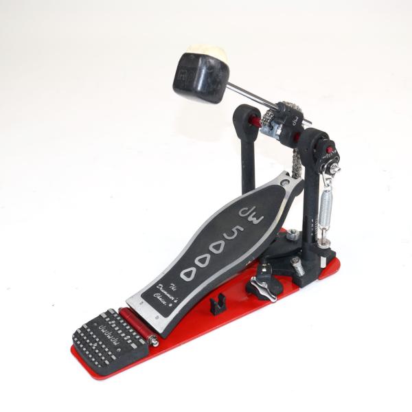 【中古】 ドラムペダル DW DW-5000AD3 アクセレーターカム採用  DW DW-5000AD3 アクセレーターカム採用 の中古品です。  使用感のあるコンディションです。 商品内容：本体のみ  小傷や汚れ、軽微な塗装剥がれがあり全...