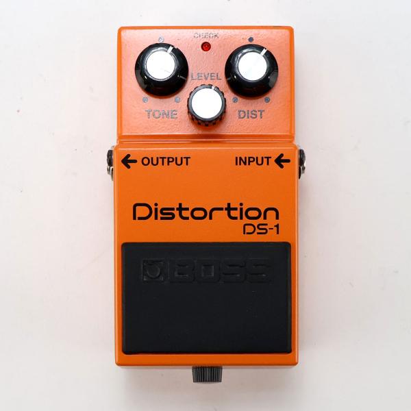 【中古】ディストーション エフェクター BOSS DS-1 Distortion ギターエフェクター  BOSS DS-1 Distortion の中古品です。  使用感のあるコンディションです。 商品内容：本体のみ  若干の傷やスレ、塗装...