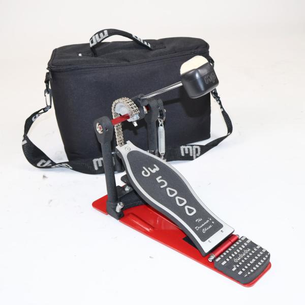 【中古】 ドラムペダル DW DW-5000AD3 アクセレーターカム採用  DW DW-5000AD3 アクセレーターカム採用 の中古品です。  使用感のあるコンディションです。 商品内容：本体・純正キャリングケース・チューニングキー  ...
