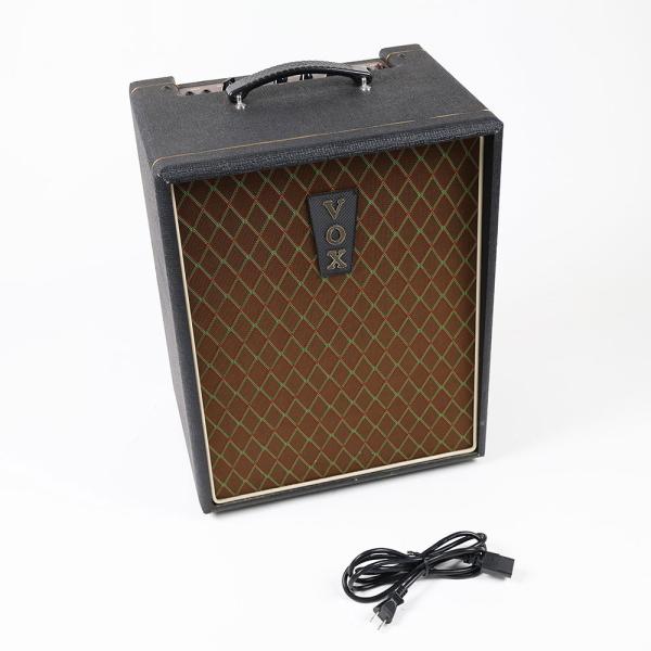 【中古】 ベースコンボアンプ ヴォックス VOX T-25 ベース用コンボアンプ ボックス  VOX T-25 の中古品です。  使用感のあるコンディションです。 商品内容：本体・電源コード  傷多数あります。また、コントロール部のメモリに...