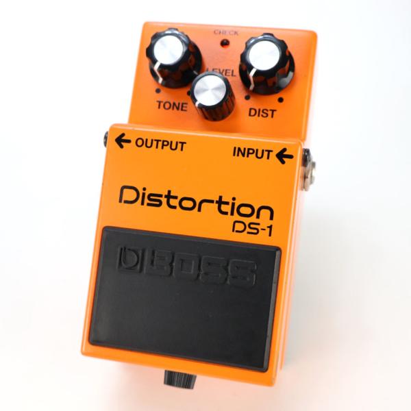 【中古】ディストーション エフェクター BOSS DS-1 Distortion ギターエフェクター  BOSS DS-1 Distortion の中古品です。  使用感のあるコンディションです。 商品内容：本体のみ  BOSS DS-1 ...