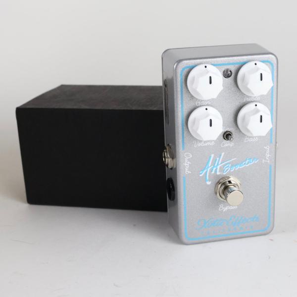 【中古】 オーバードライブ XOTIC AH BOOSTER アレンハインズ シグネチャーペダル エキゾチック  XOTIC AH BOOSTER  の中古品です。  比較的綺麗なコンディションです。 商品内容：本体・箱・取扱説明書・ゴム脚...