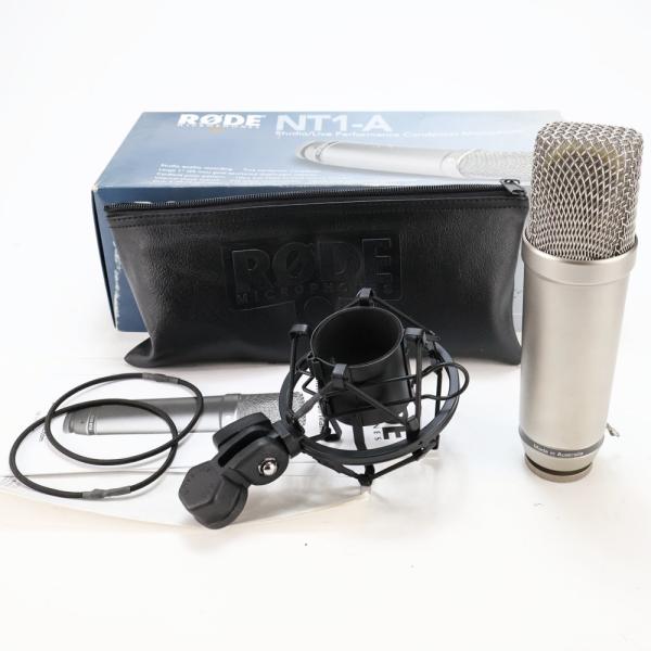 【中古】 マイク コンデンサーマイク RODE NT1-A マイクロフォン  RODE NT1-A の中古品です。  使用感のあるコンディションです。 商品内容：本体・マイクポーチ・ショックマウント・箱  全体的に使用感のあるコンディション...