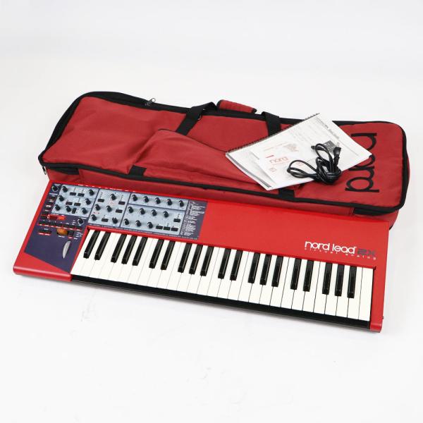 【中古】 シンセサイザー CLAVIA クラビア Nord Lead 2X  CLAVIA Nord Lead 2X の中古品です。  使用感のあるコンディションです。 商品内容：本体・ソフトケース・電源コード・取扱説明書  目立つ大きな傷...
